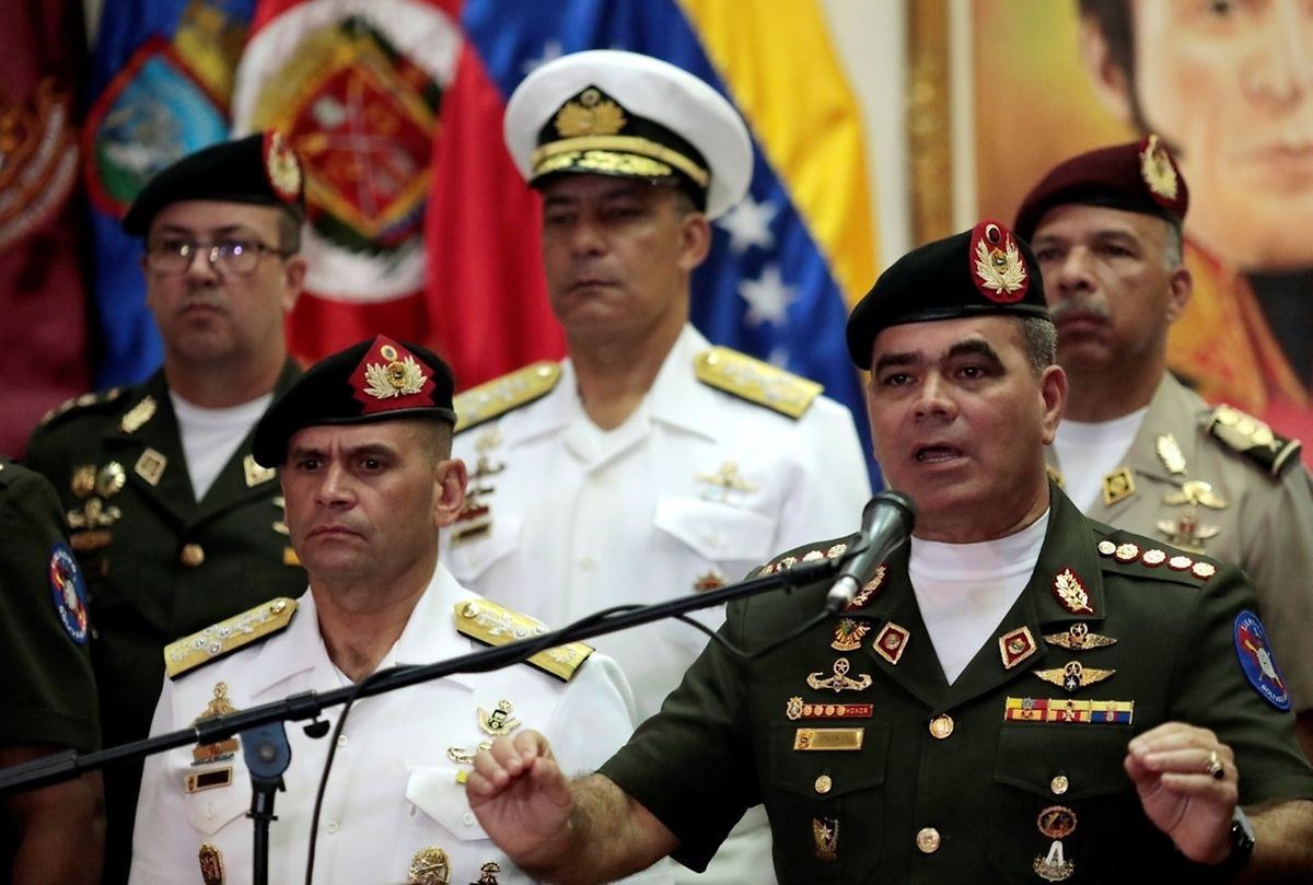Venezuela army hunts rebels behind raid on military base
